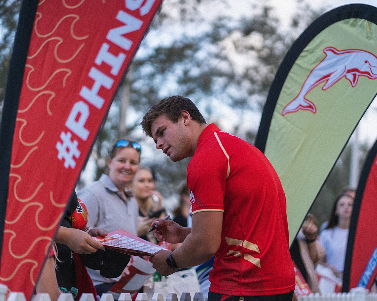Dolphins meet fans at inaugural fan day | Dolphins